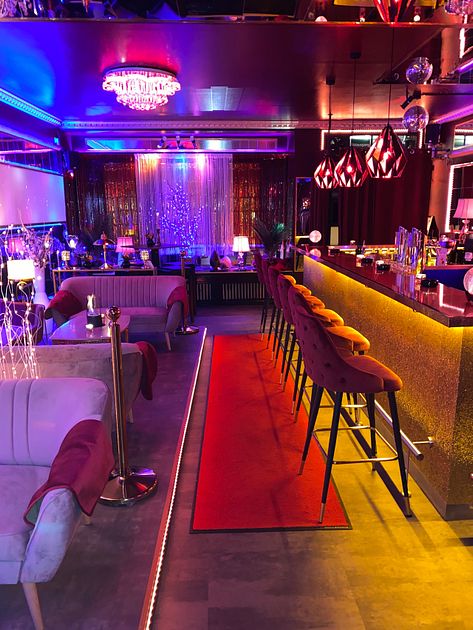 Chez Ronny‘s Lounge